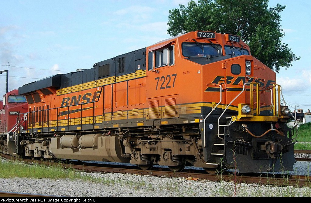 BNSF 7227
